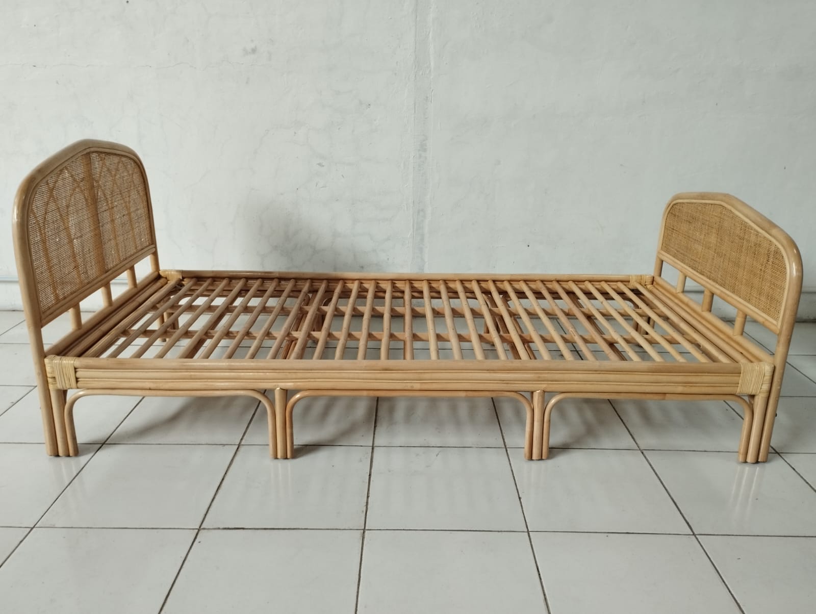 Bed rattan knockdown | Inaexport