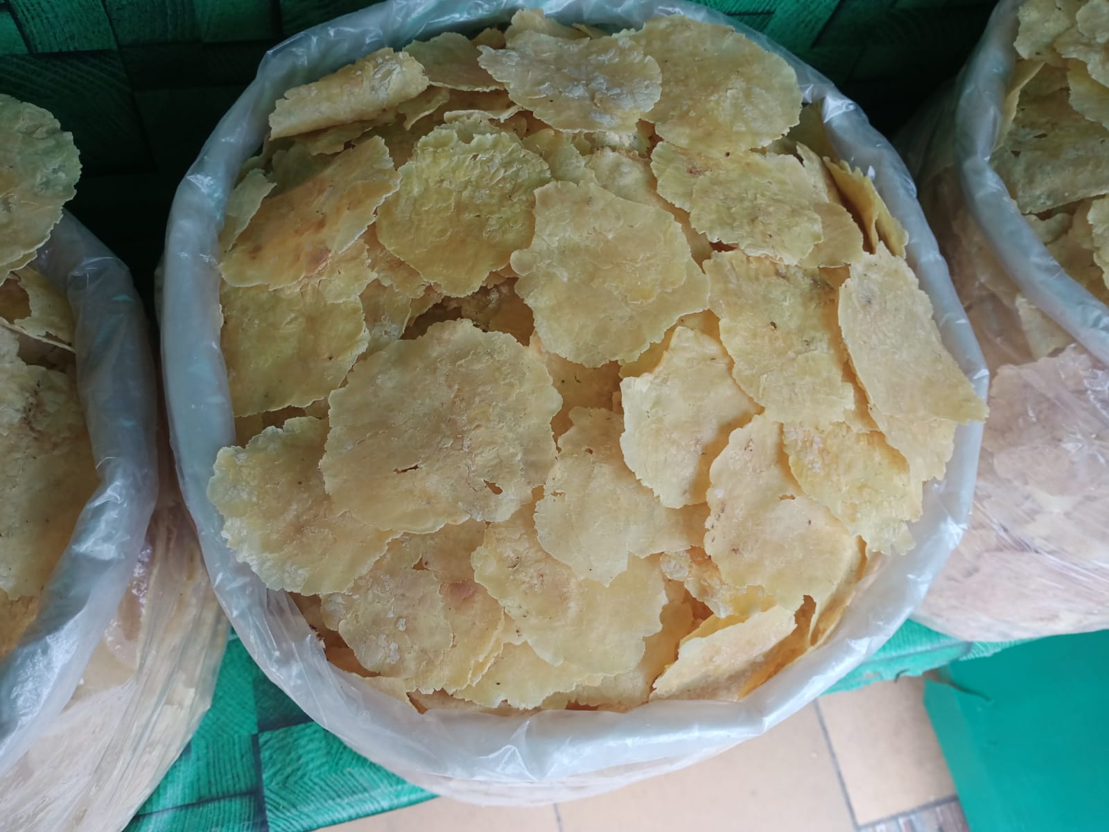Emping Melinjo (Gnetum Gnemon Chips), gnetum, joint fir, two leaf ...